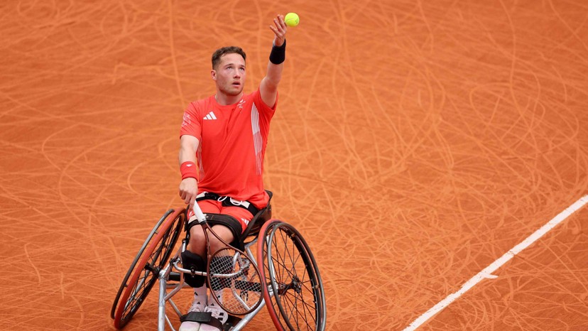 Paris wheelchair tennis Paralympics 2024: Alfie Hewett sails into third ...