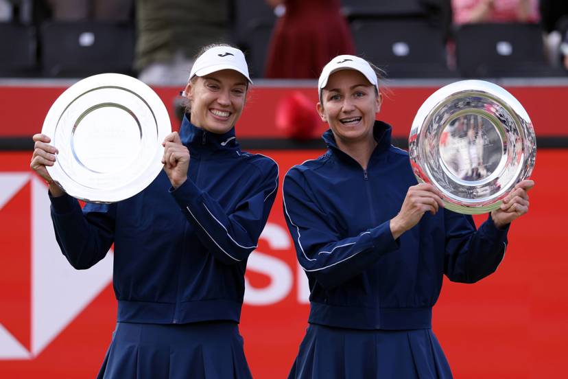 HSBC Championships 2026: Olivia Nicholls & Tereza Mihalikova lift women ...